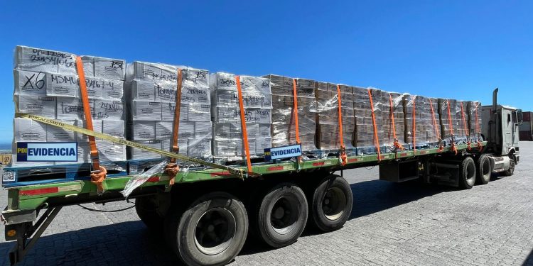 PDI detiene a sujeto que sustrajo carga avaluada en 80 millones desde ... PDI detiene a sujeto que sustrajo carga avaluada en 80 millones desde ...