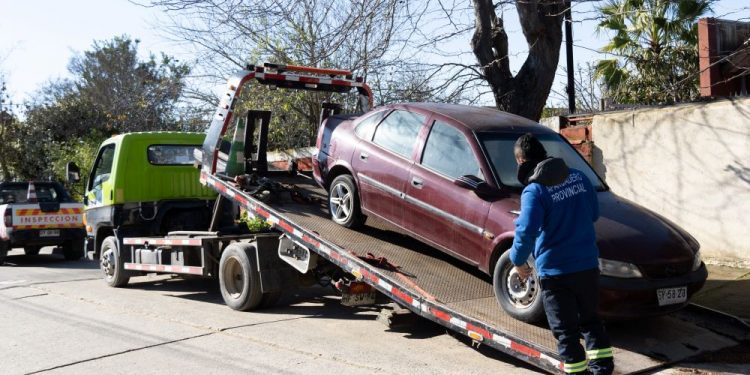 Municipio Abierto de Quilpué comenzó trabajos para retirar autos ... Municipio Abierto de Quilpué comenzó trabajos para retirar autos ...